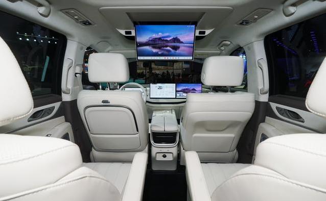 国产MPV新王炸，32万起空间逆天，秒杀百万豪车？_新闻看看