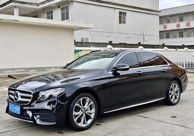 24.6万入手奔驰E300L，5万公里豪车梦，值不值你来评？_新闻看看