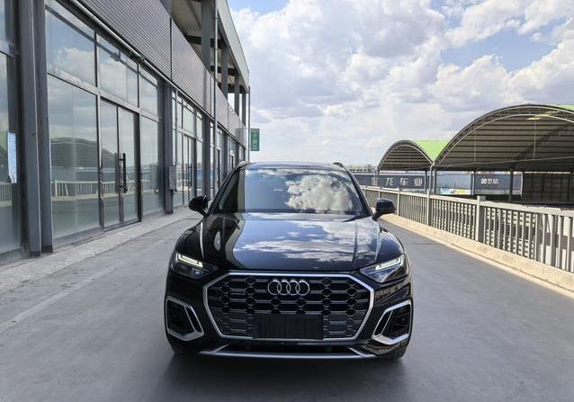 23万捡漏奥迪Q5L，2.0T动力超省油，豪华SUV值不值？_新闻看看