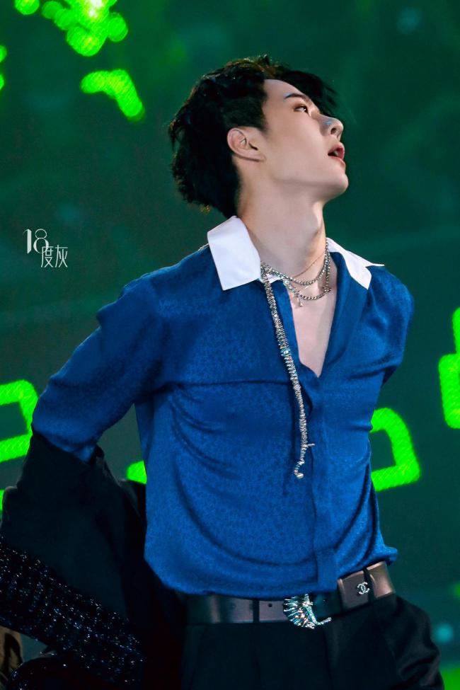 杜华官宣乐华家族演唱会 这种场面也就能在乐华看见了吧_娱乐频道_中华网